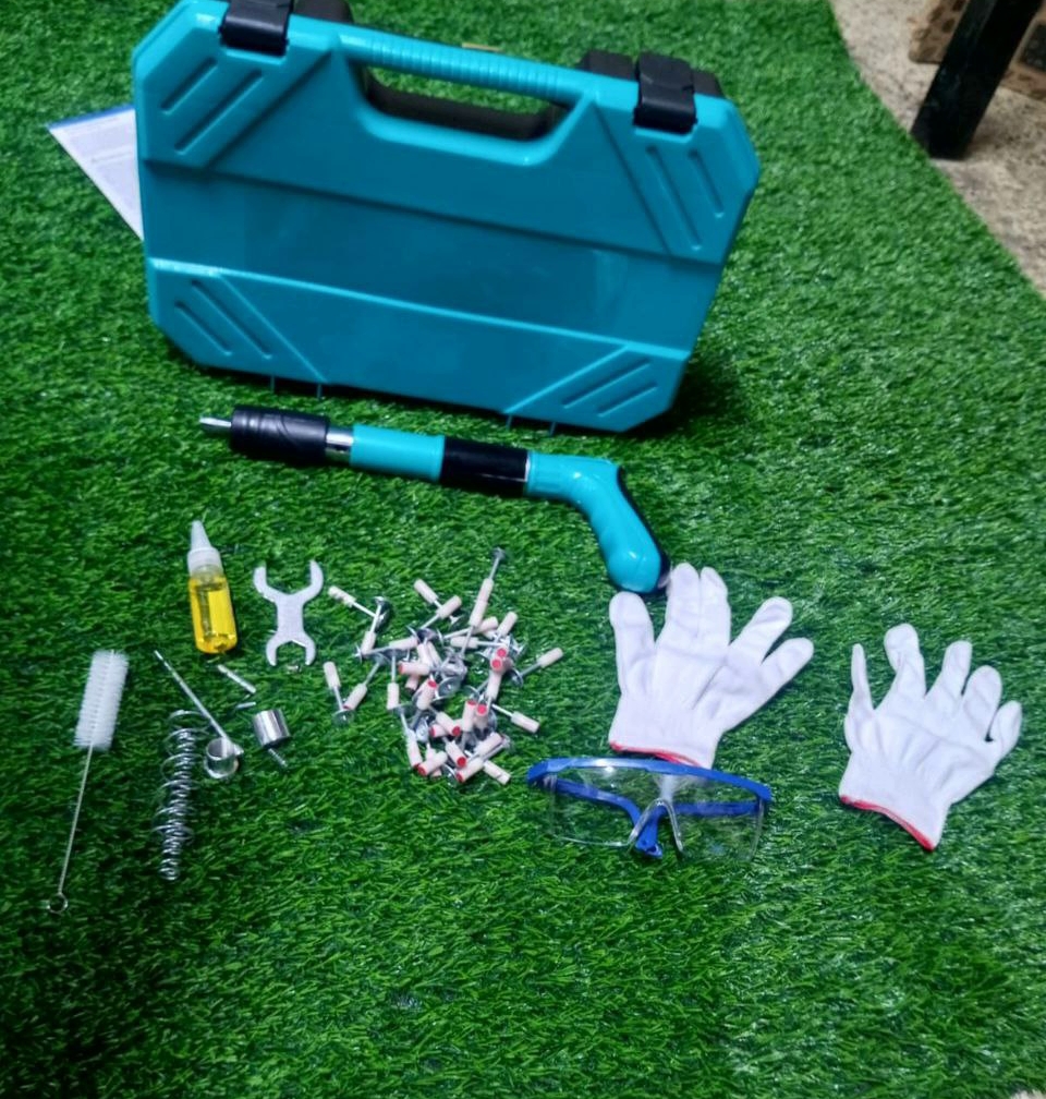Manual nail gun with one packet of nails - Nimz power tools